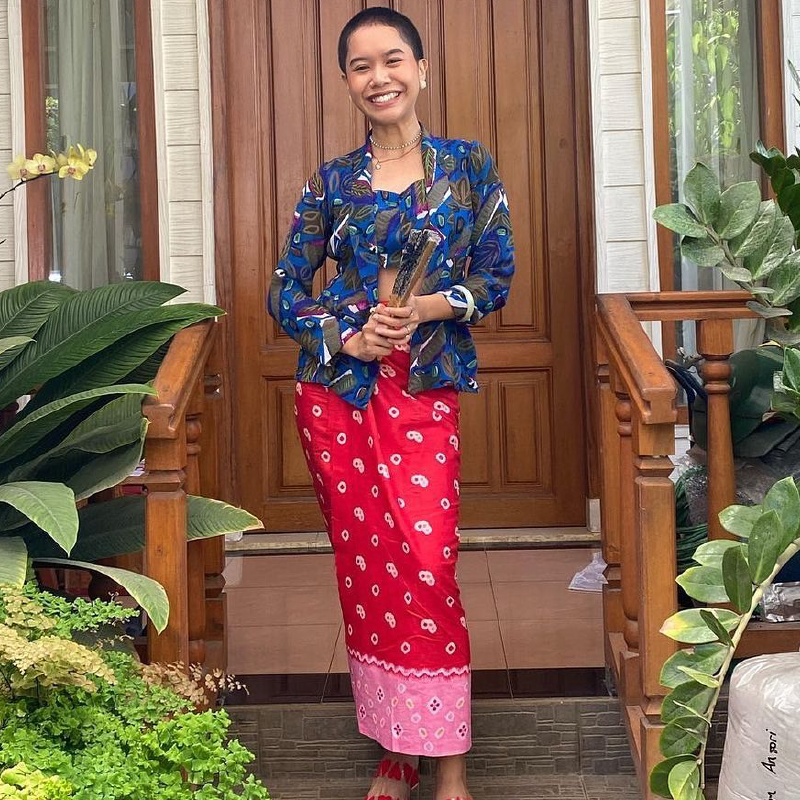 4 Rekomendasi Outfit dengan Menggunakan Kain Tradisional – JAK 101 FM